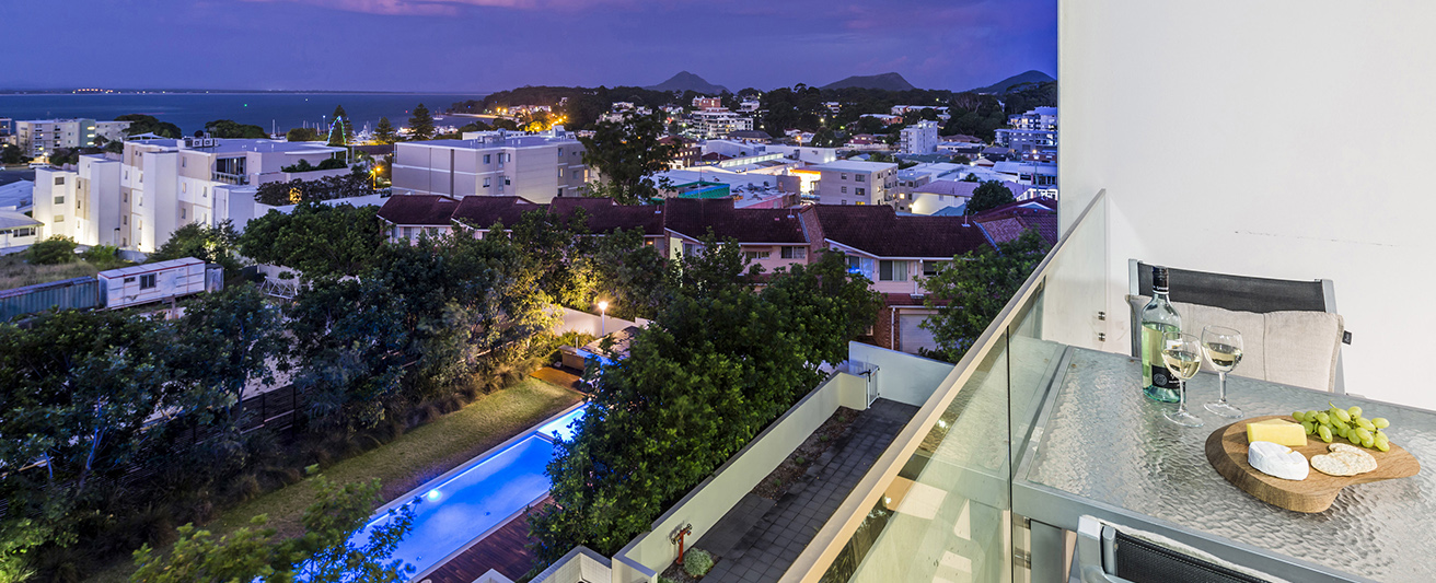 Nelson Bay Hotel | Oaks Lure Port Stephens Official Site